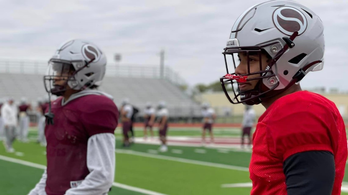 Sinton Pirates coming together as state quarterfinal battle with ...