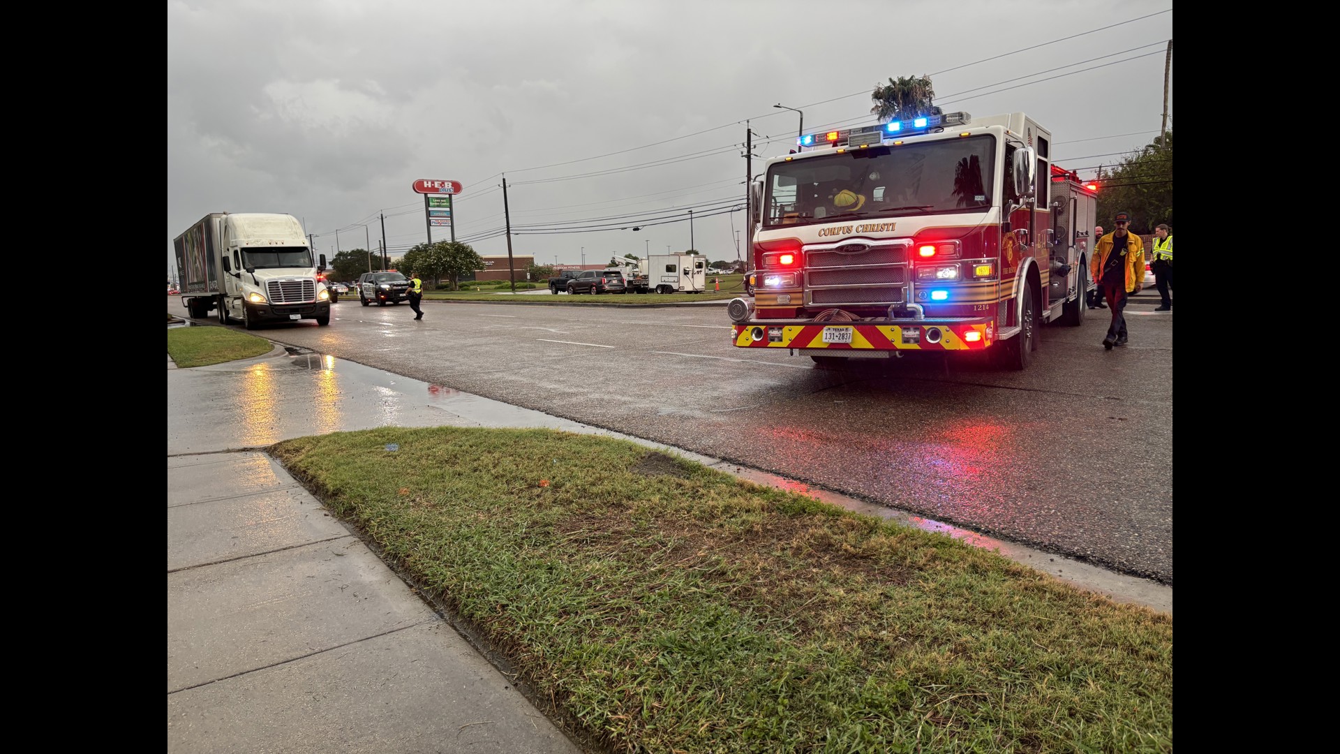 Pedestrian struck by vehicle near H-E-B Plus! on Saratoga | kiiitv.com