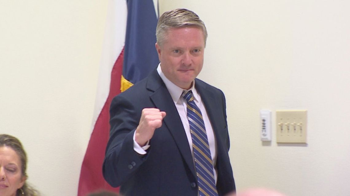 Javelinas introduce new football coach Scott Parr | kiiitv.com