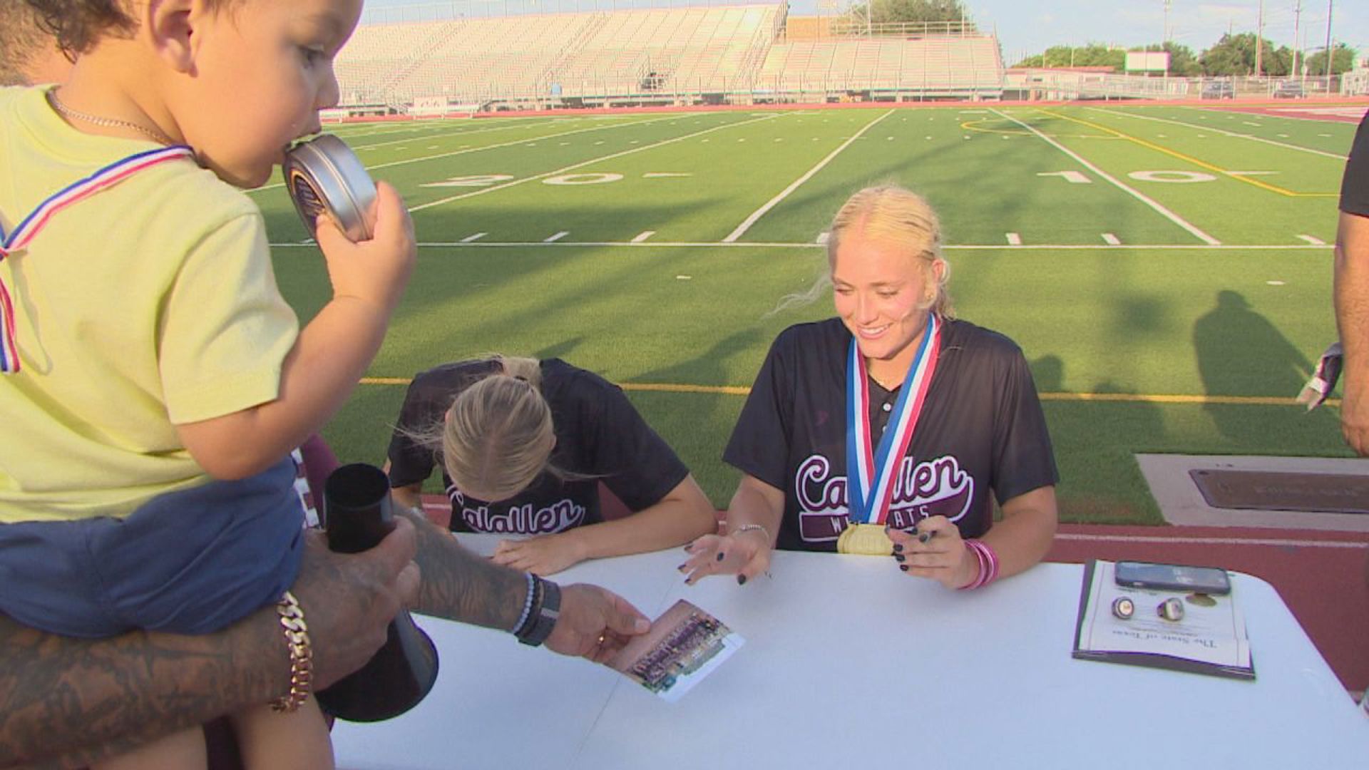 Calallen celebrates baseball and softball titles with parade | kiiitv.com