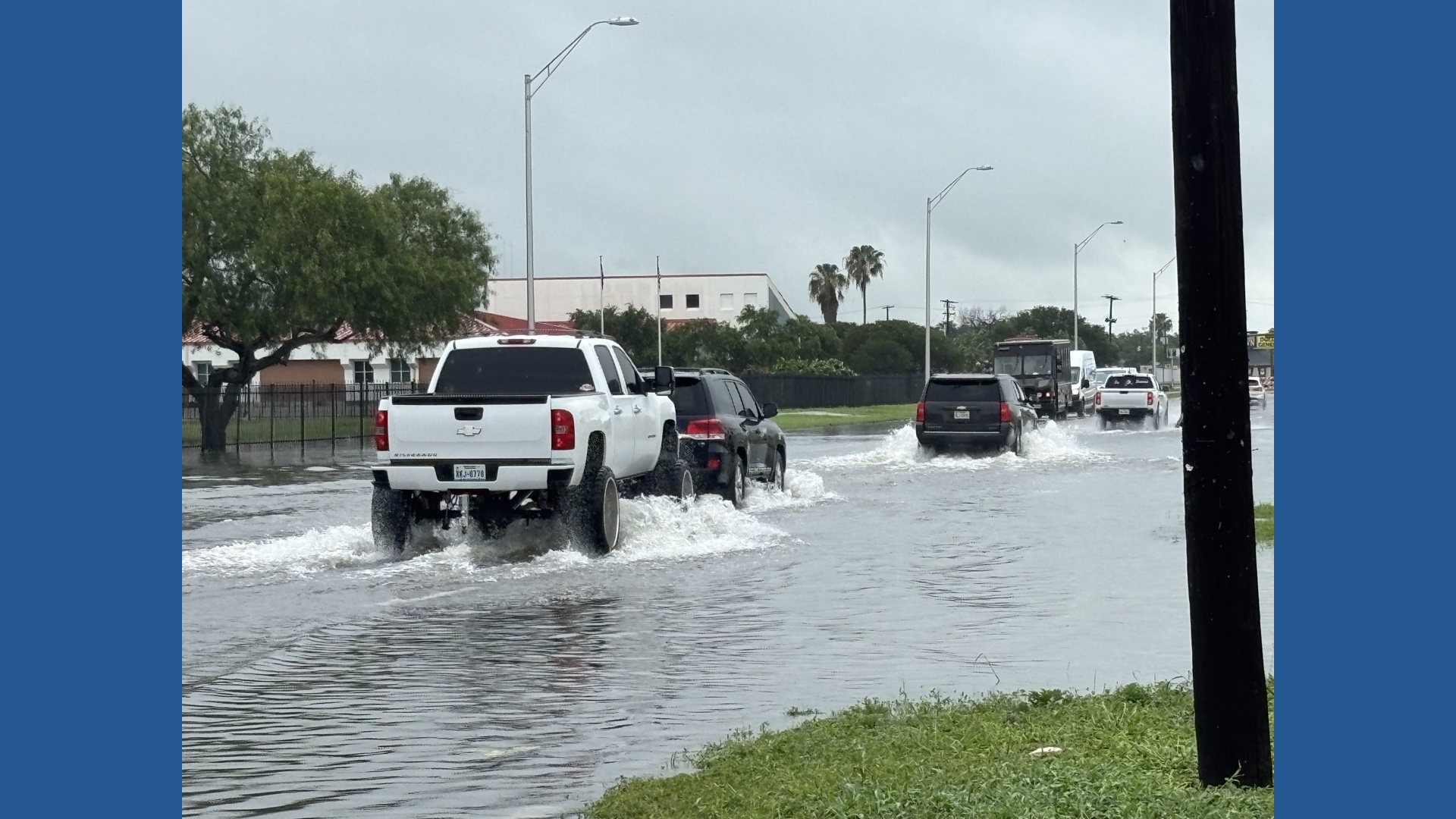 Road closures, flooding reported across coastal Bend amid heavy rain ...