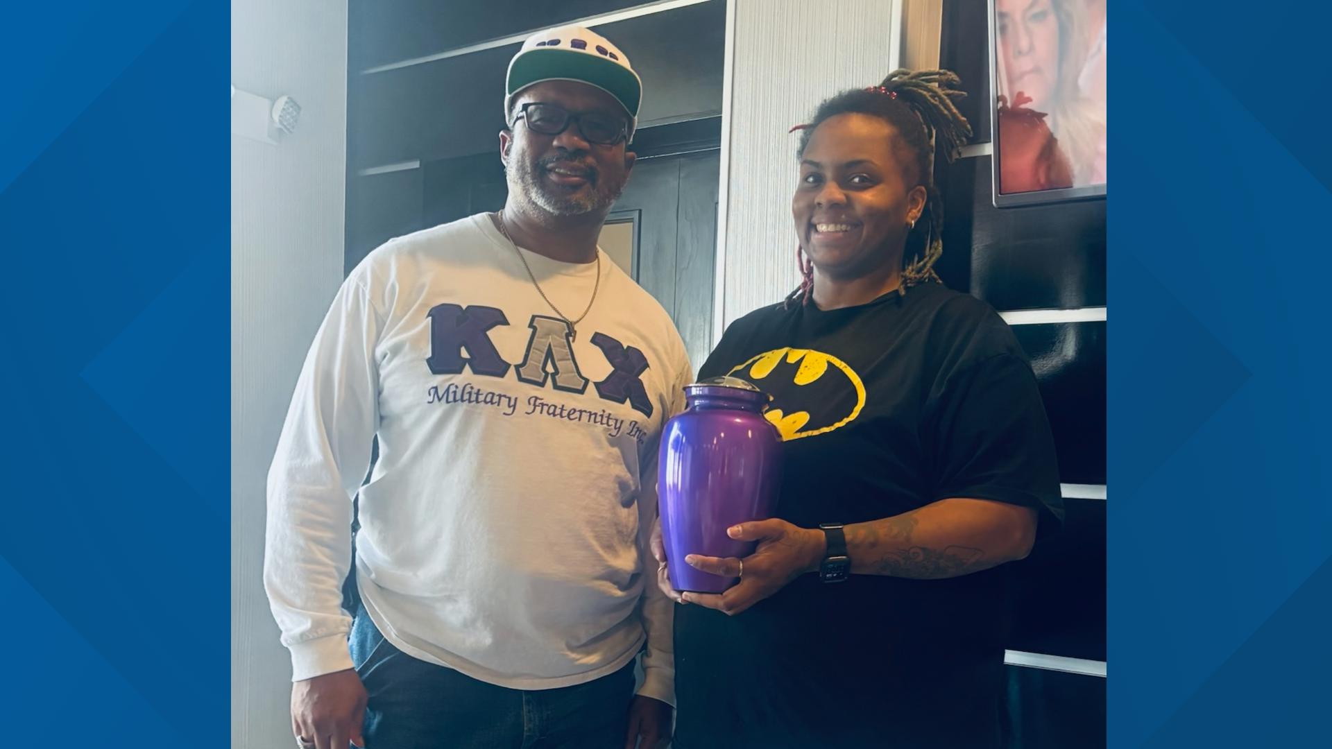 Sinton native recovers sister's ashes after mother's house burns in ...