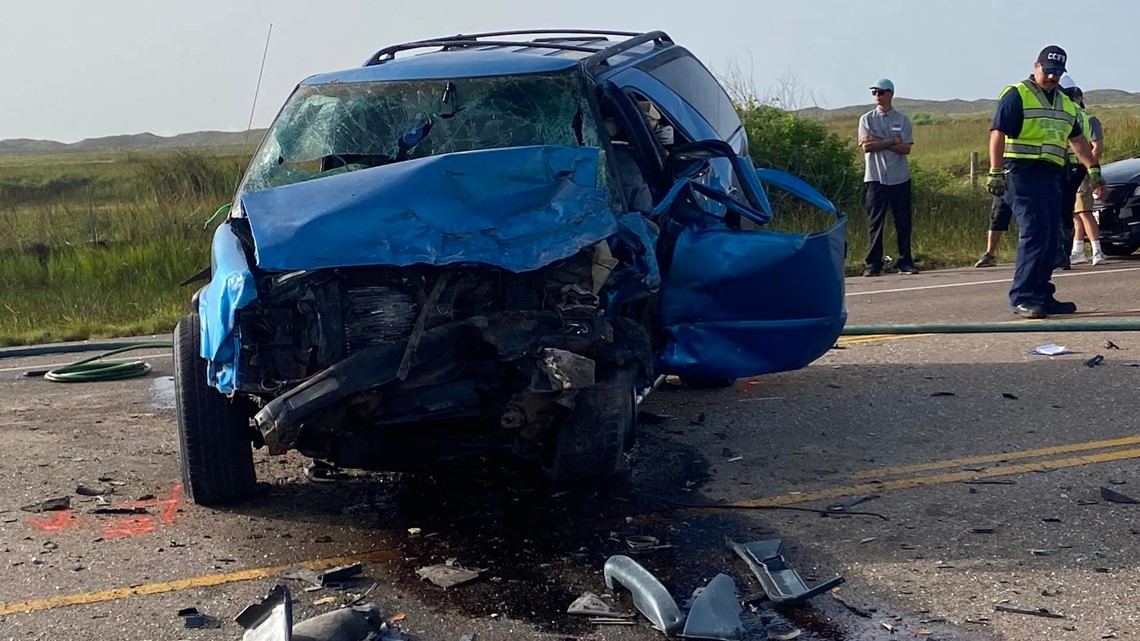 Highway 361 closed near Port Aransas after crash | kiiitv.com