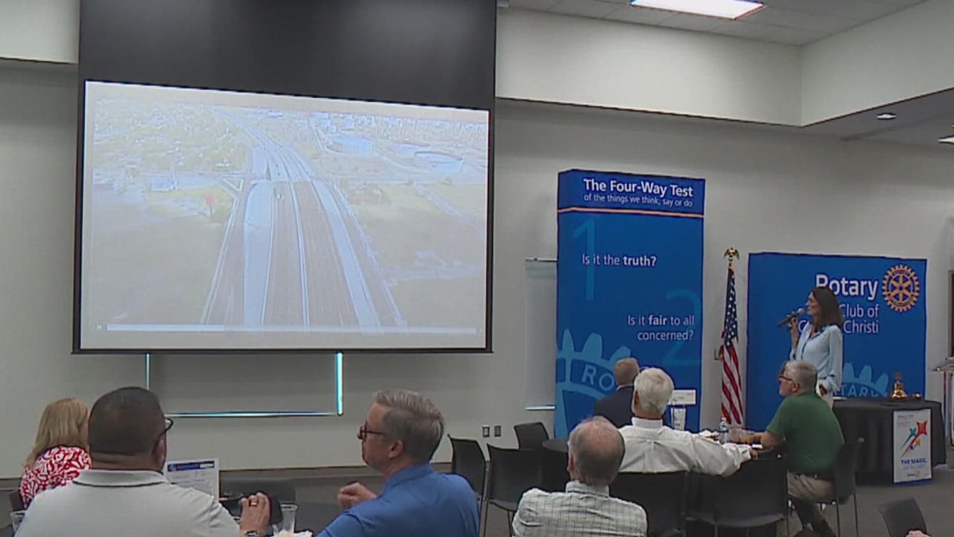 New Harbor Bridge overhead sign work leads traffic closures | kiiitv.com