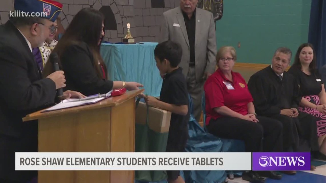 American GI Forum awards Rose Shaw Elementary students with new tablets ...