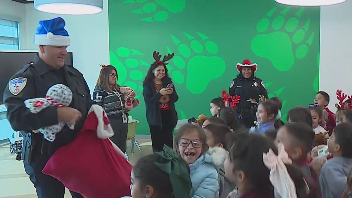 CCISD police spread Christmas cheer at local elementary schools ...