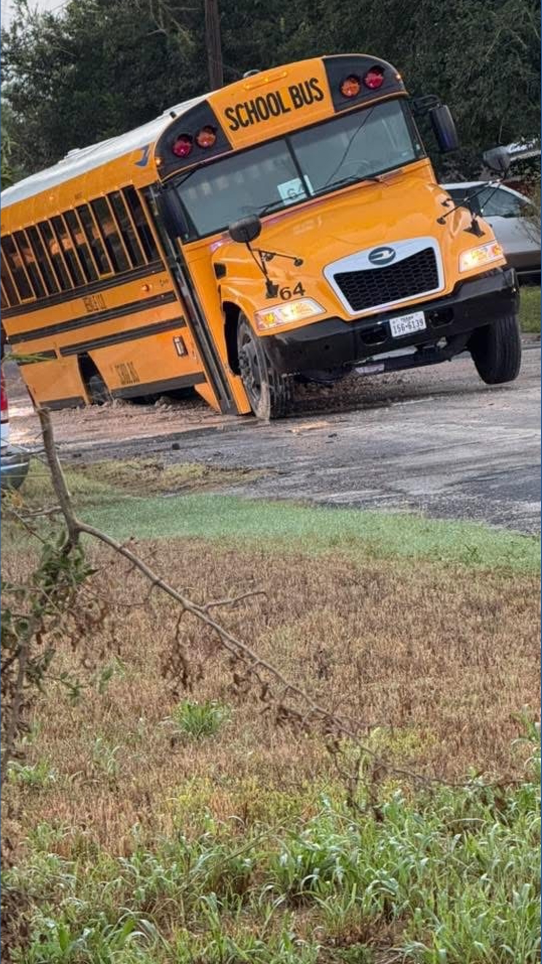 Beeville ISD bus carrying 24 students gets stuck in sinkhole | kiiitv.com