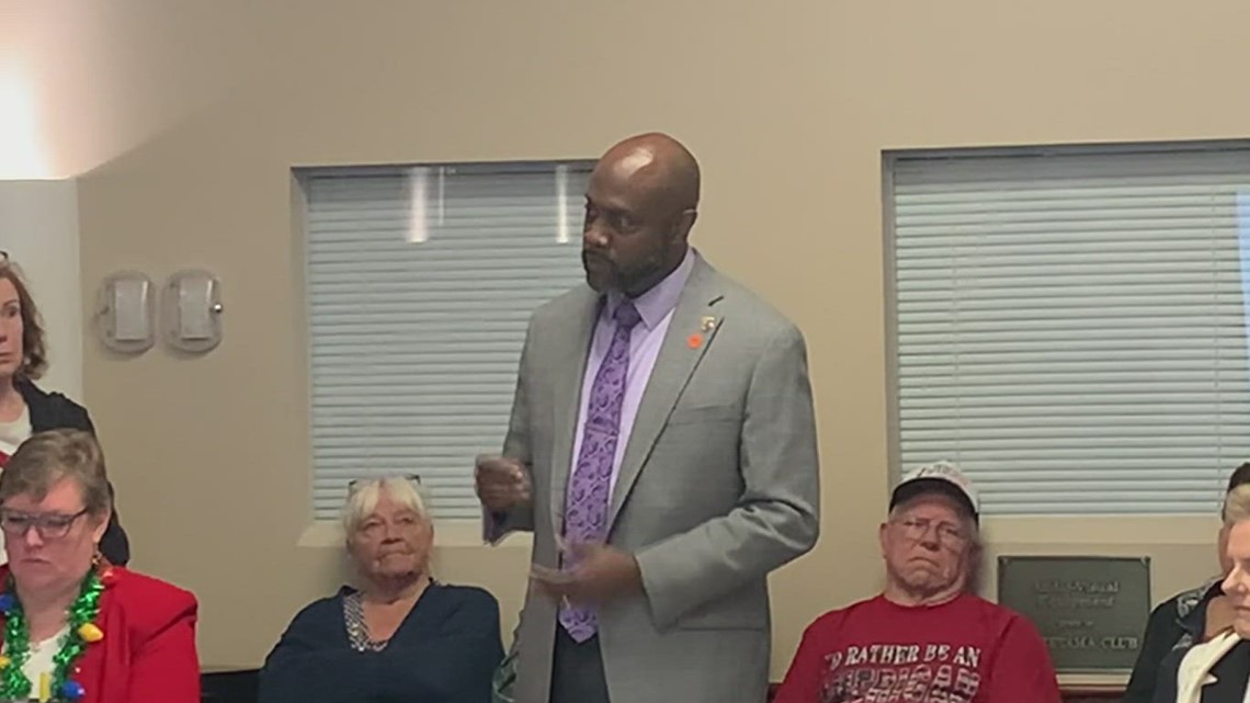 New library board hosts heated first meeting | kiiitv.com