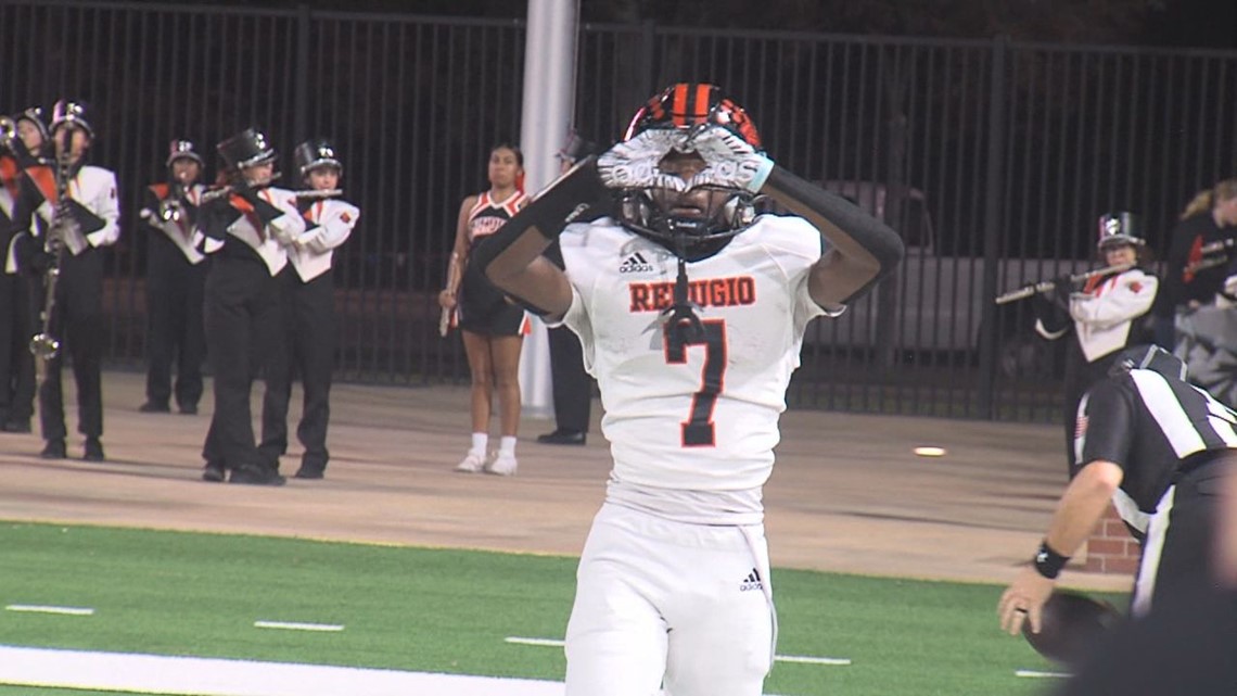 The #4 Refugio Bobcats delivered some bad news to the #1 Timpson Bears ...