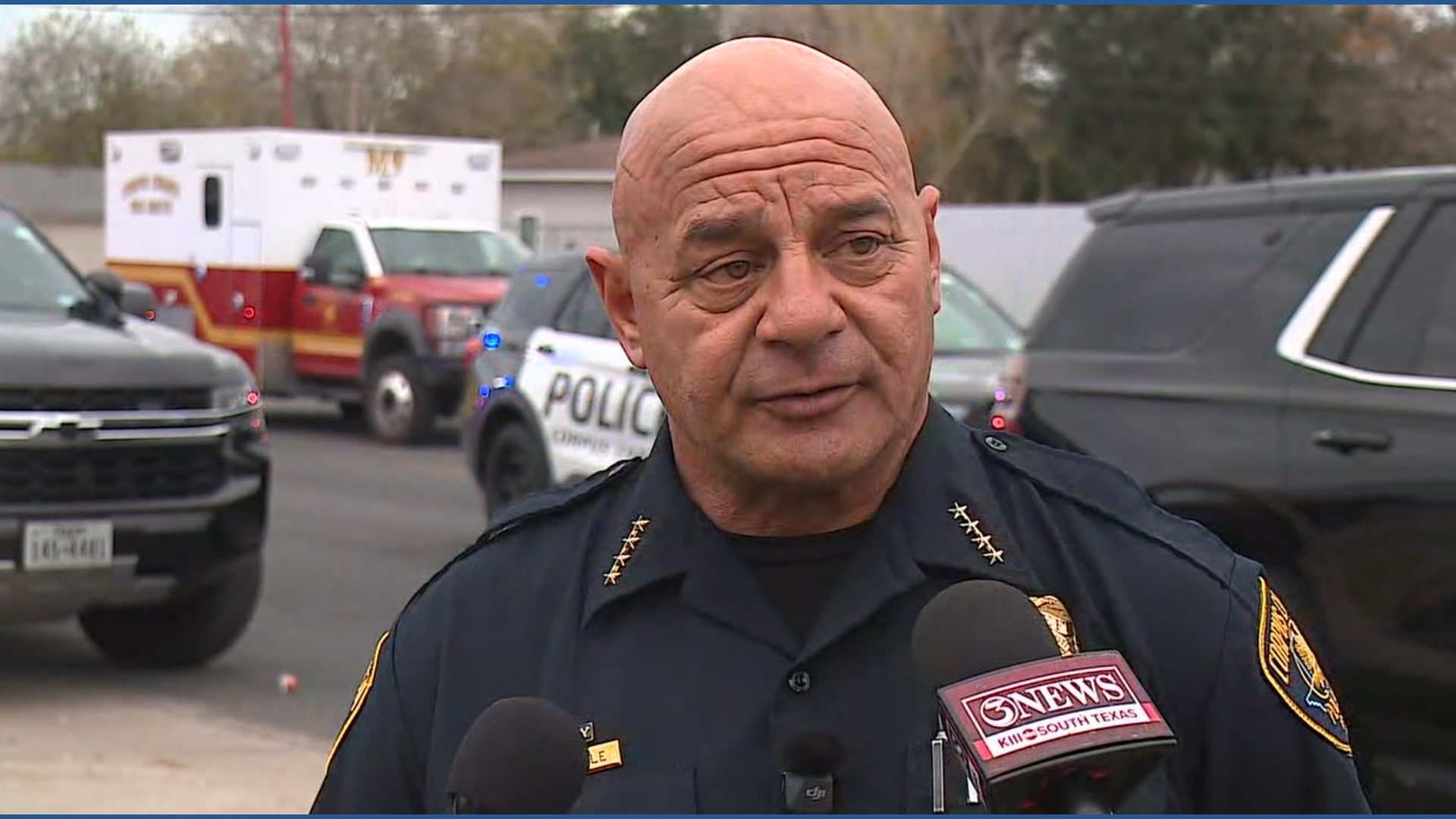 Car crashes into Detroit Metro Airport terminal | kiiitv.com