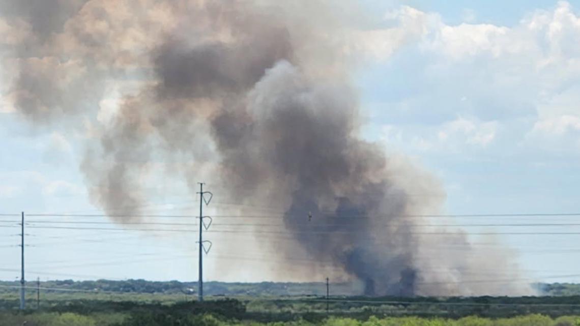Large fire breaks out on U.S. 77 near Odem after burn ban lifted ...