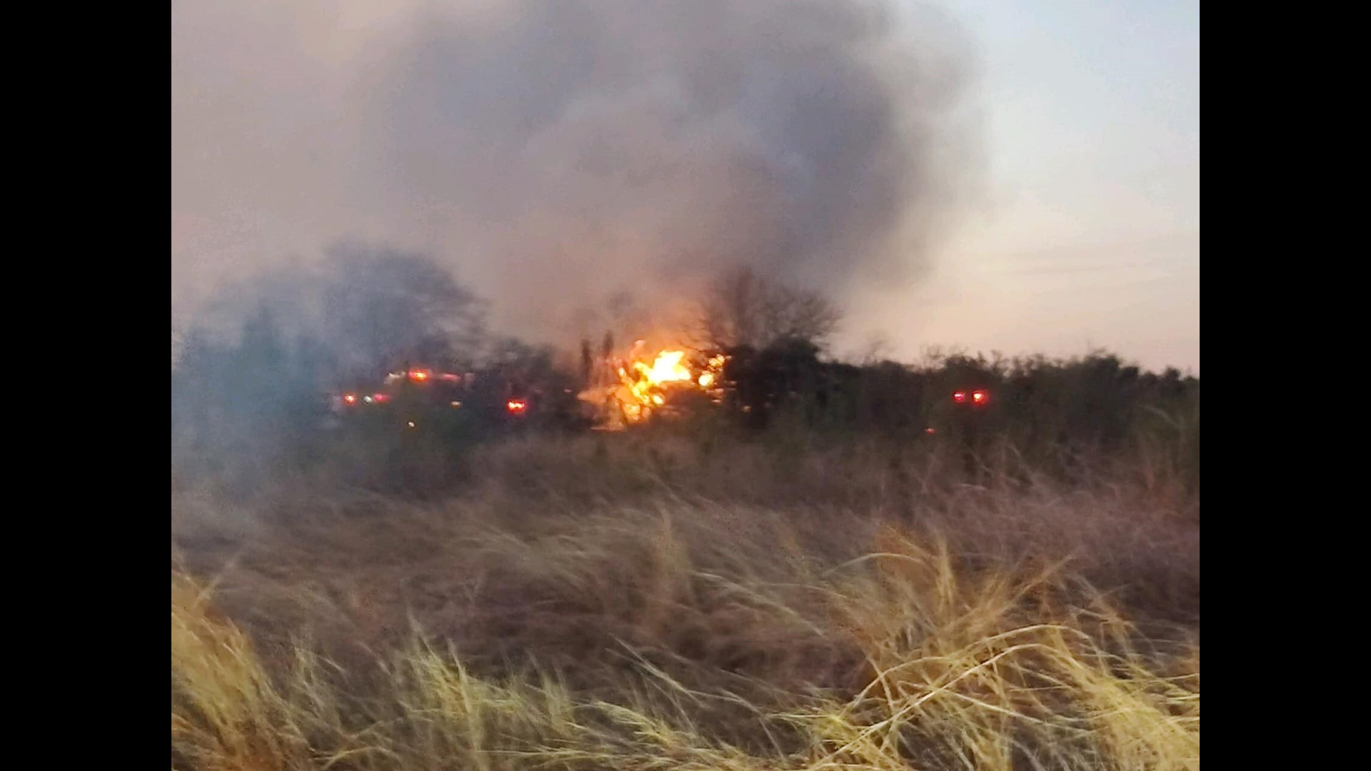 Brush fire near Sinton destroys mobile home | kiiitv.com