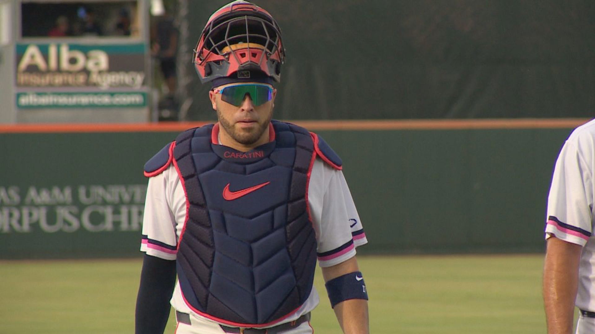 Astros' Caratani homers as Hooks fall to Hounds | kiiitv.com
