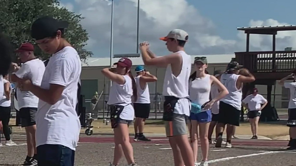 Calallen Marching Band beats the heat with hydration | kiiitv.com