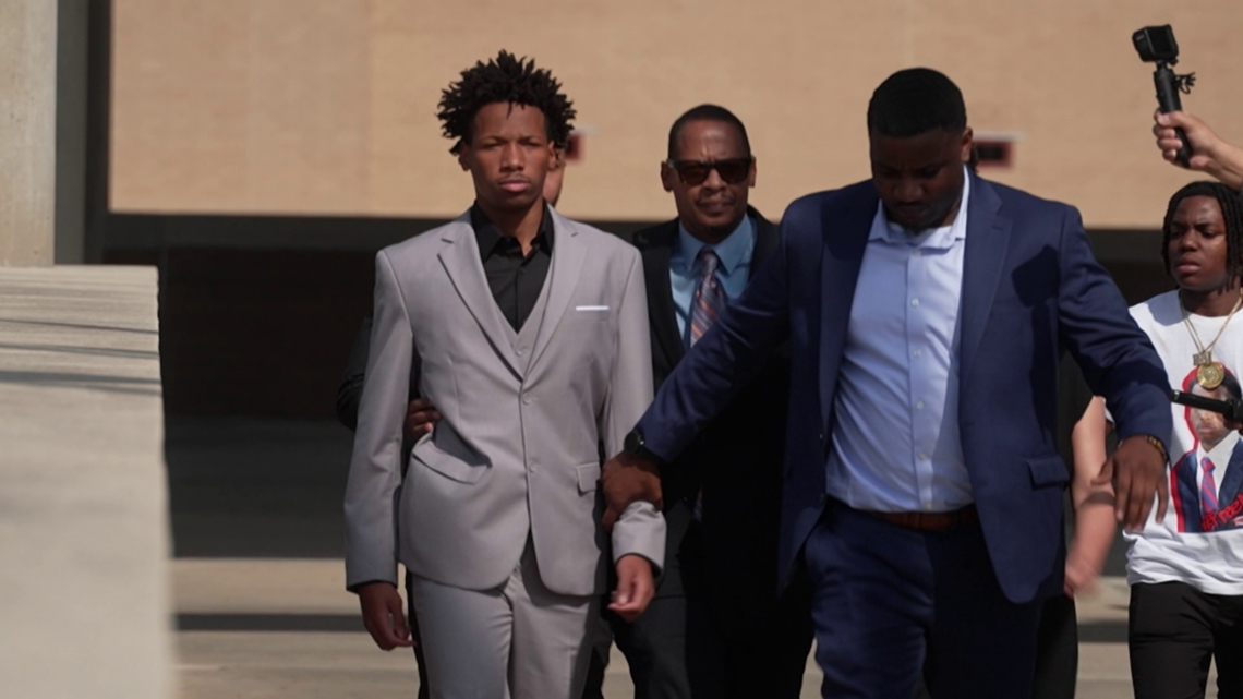 Karmelo Anthony family: Parents will comment on track meet stabbing ...