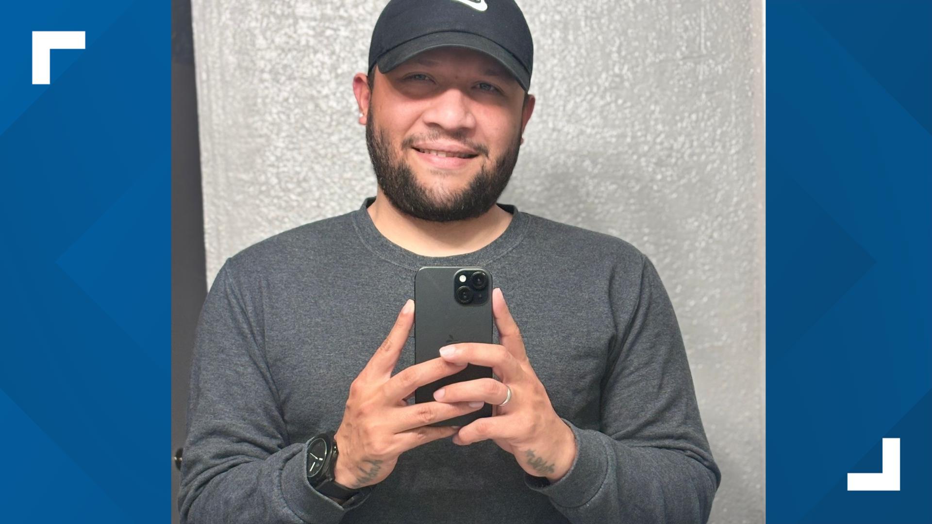 Meet the 7-foot-tall Kemah, Texas police officer | kiiitv.com
