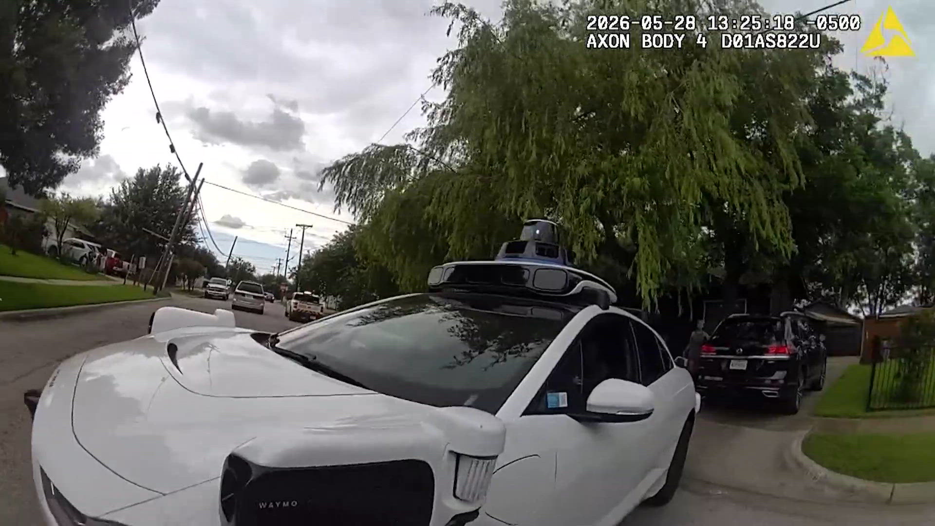 VIDEO: Waymo vehicle blocks first responders on road following Texas ...