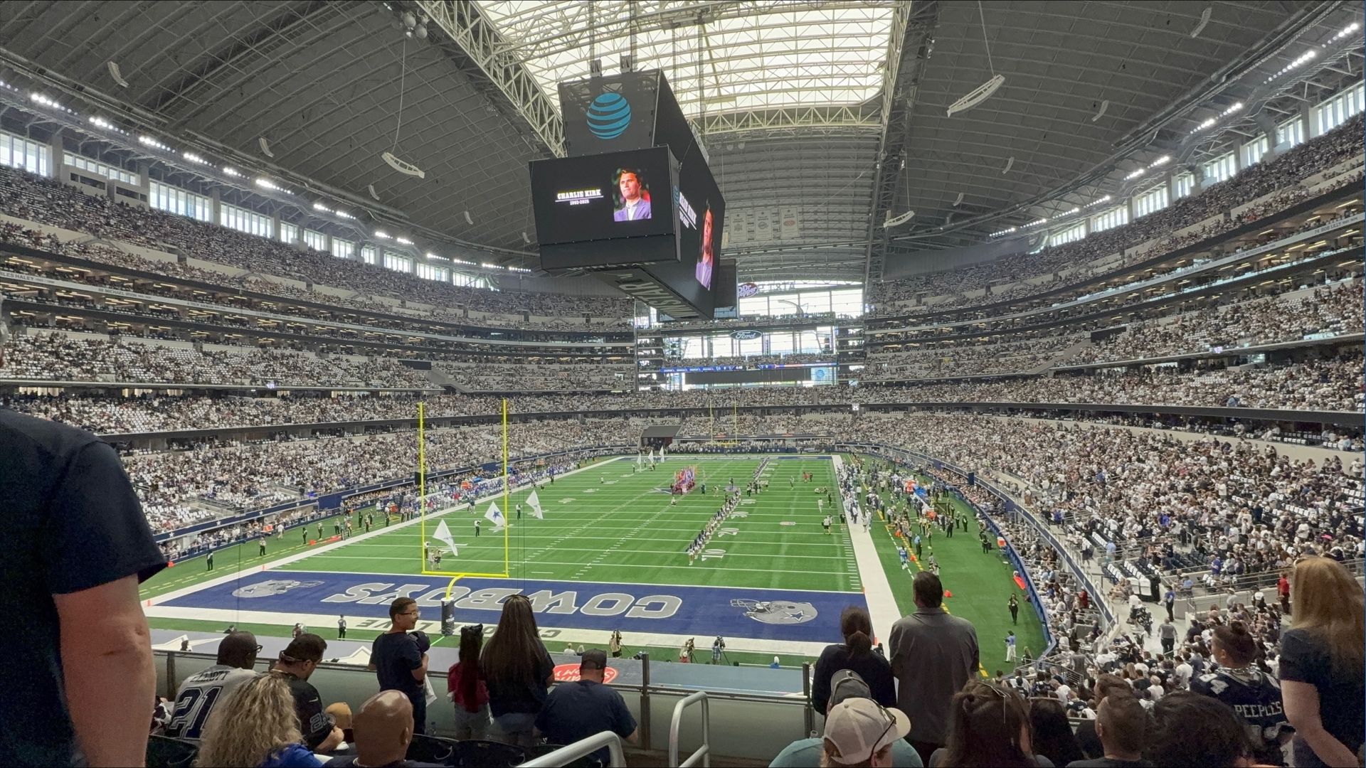 Dallas Cowboys honor Charlie Kirk ahead of Sunday's game against the ...