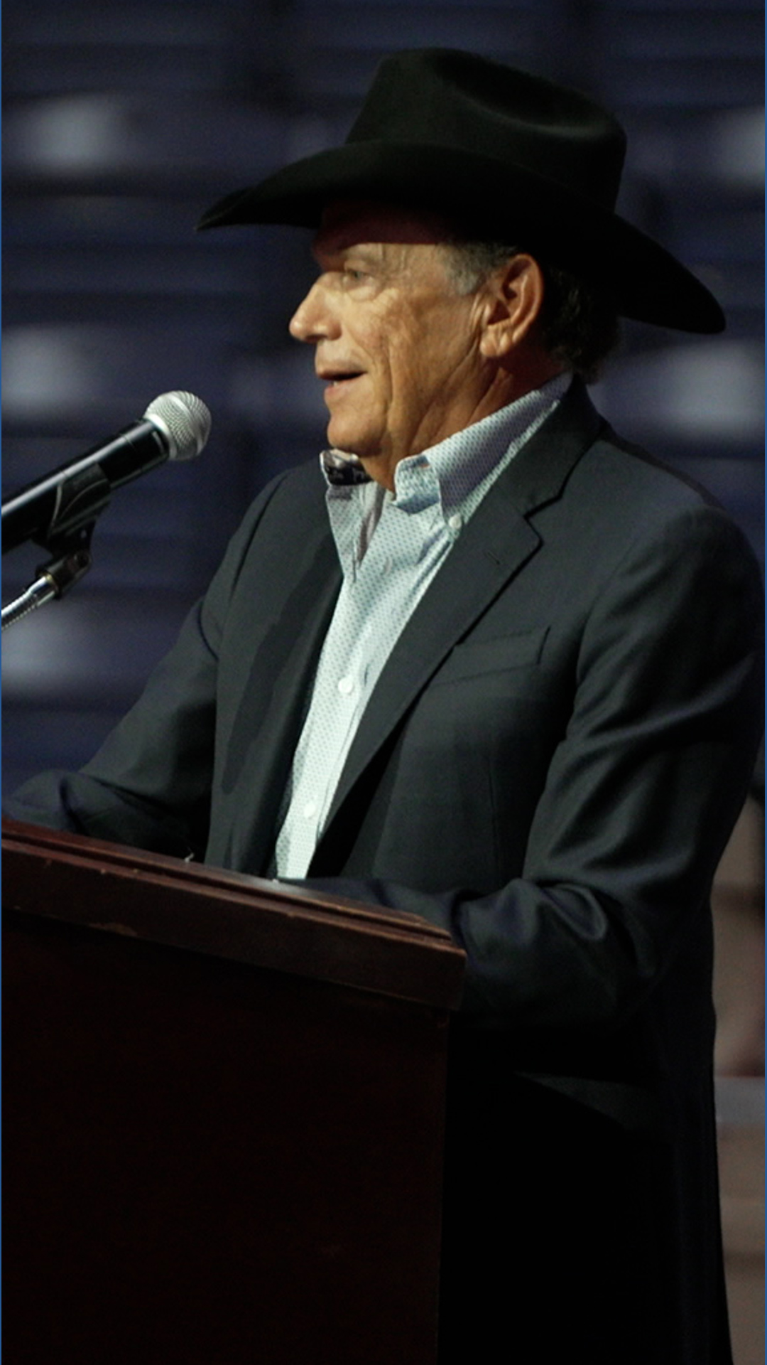 Roy Cooper fire death: George Strait gives speech at his Fort Worth ...