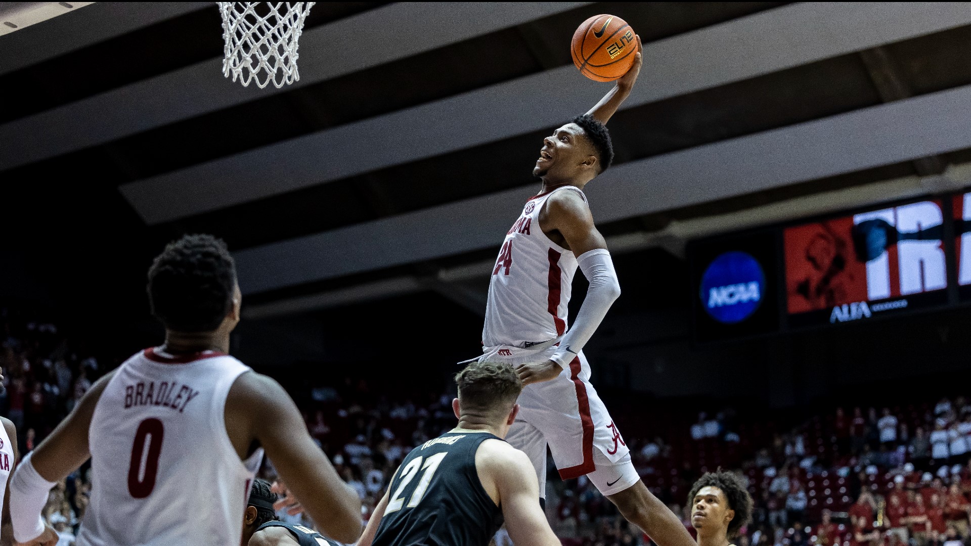 Alabama's Miller has security guards at NCAA Tournament | kiiitv.com